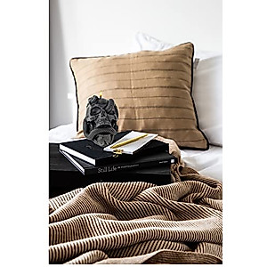 Kobi & Knight Black Skull Candle Set - XL Skull Goth Candle with Snake and Spine in Coffin Gift Box - Gothic Candles for Spooky Halloween Decorations - Creepy Candles for Goth Decor - Skeleton Candle