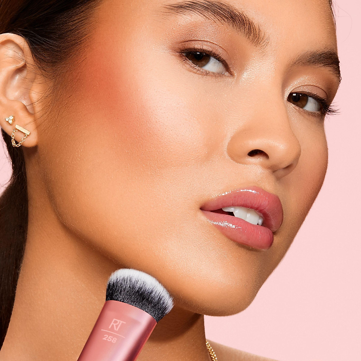 Real Techniques 4 Piece Face Base Makeup Brush Set, For Concealer, Foundation, Contour, & Setting Powder, For Blending & Sculpting, Travel Friendly, Gift Set, Stocking Stuffer, Cruelty-Free