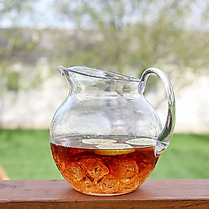Lily's Home Shatterproof Plastic Pitcher, the Large Capacity Makes it Excellent for Parties, Both Indoor and Outdoor, Clear (100 Ounces)