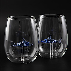 kucehiup Blue Shark Wine Glasses 18oz Red Wine Glass with Shark Inside 530ml (Two Blue Shark Cups)