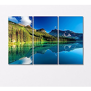 Emerald Lake Canada Canvas Print 1 Panel / 36x24 inches
