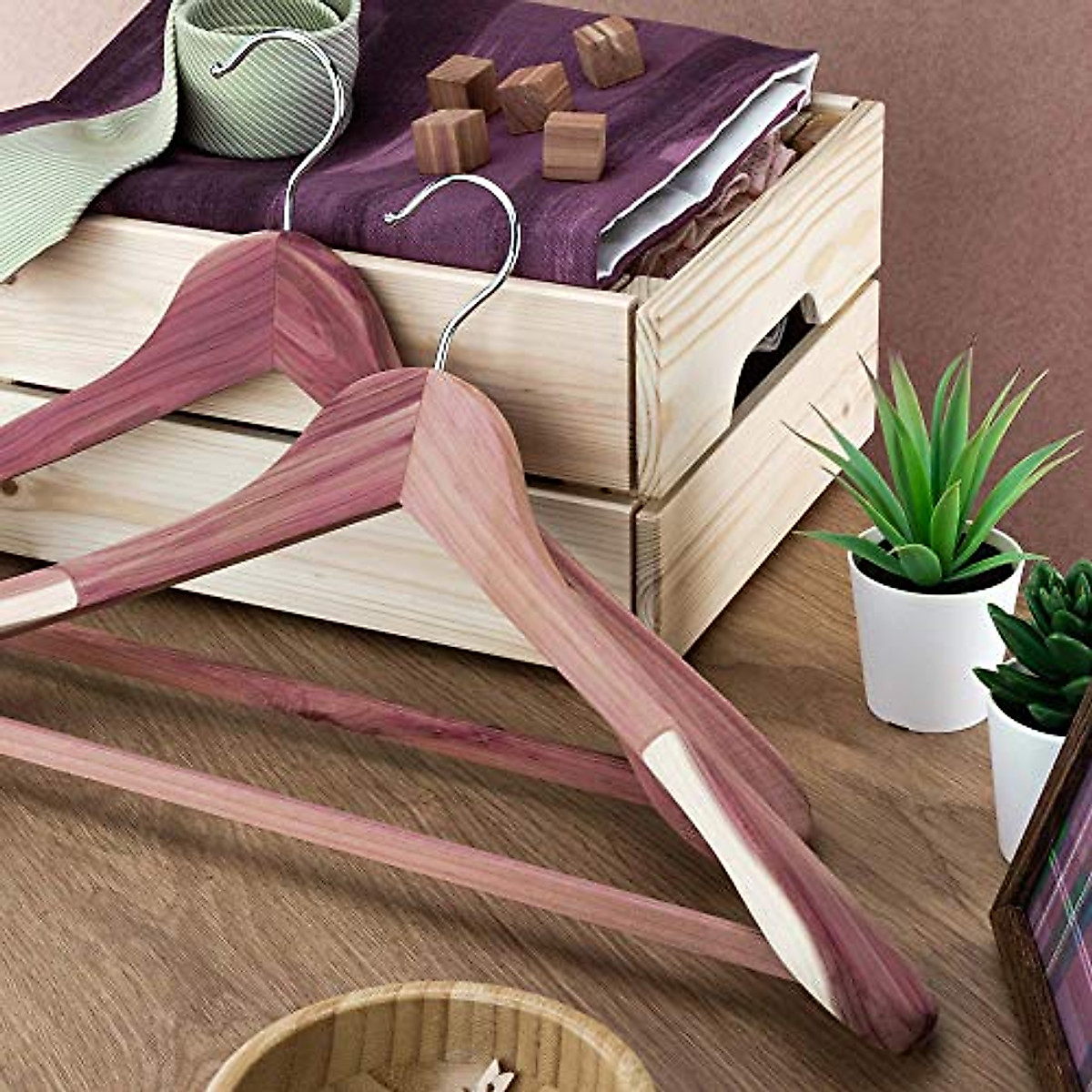 HANGERWORLD 5 Cedar Wood 17.7inch Suit Hangers with Broad Shoulders and Non-Slip Ridged Trouser Bar