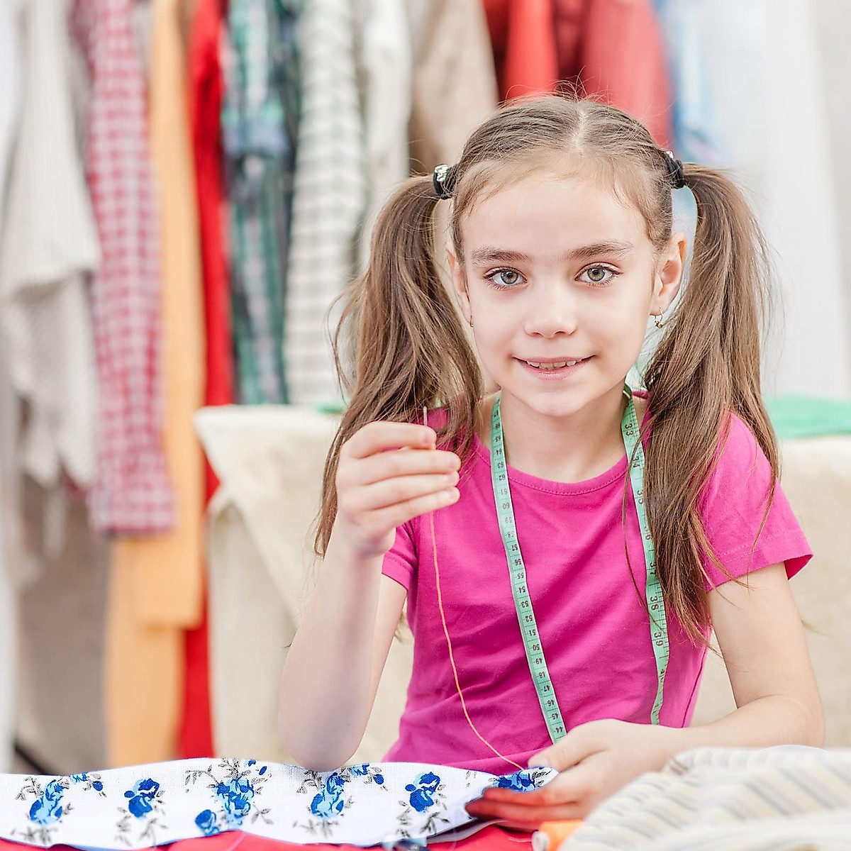 Kingdder 200 Pcs 10 x 10 Inch Cotton Fabric Squares for sewing Craft Fat Quarters Bundle Squares Patchwork Fabric for DIY Crafts Scrapbooking Cloths Handmade Accessory (Cartoon)