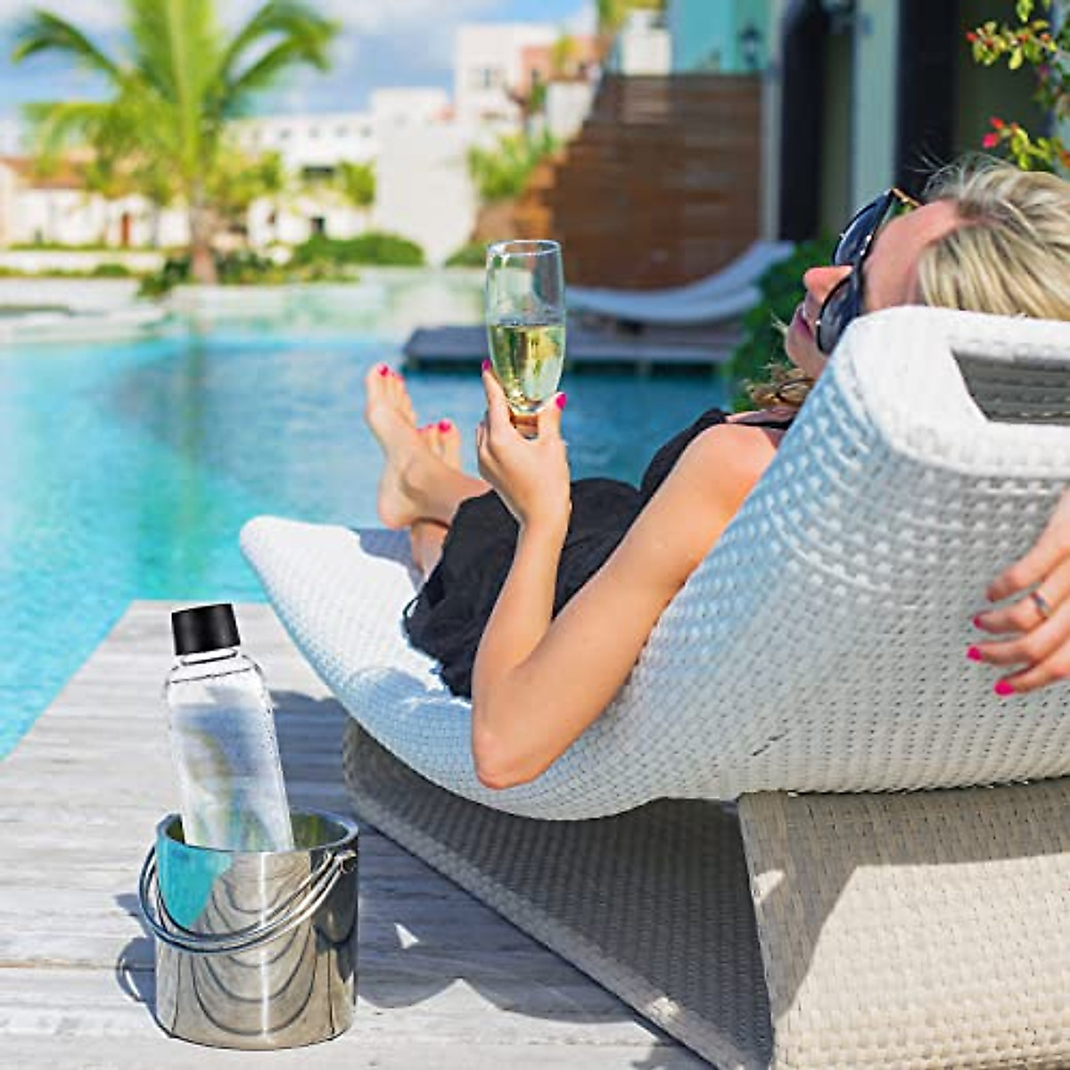 meekoo 4 Pcs Soda Carbonating Bottles Clear Soda Maker Bottle Plastic Soda Bottle Compatible with Soda Drinkmate Soda Maker for Kitchen Home Party Carbonated Drinks Beverages (1 Liter)