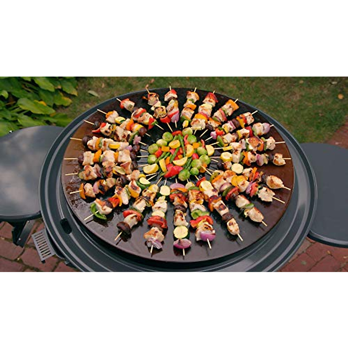 Cuisinart CGG-999 30-Inch Round Flat Top Surface 360° XL Griddle Outdoor Cooking Station