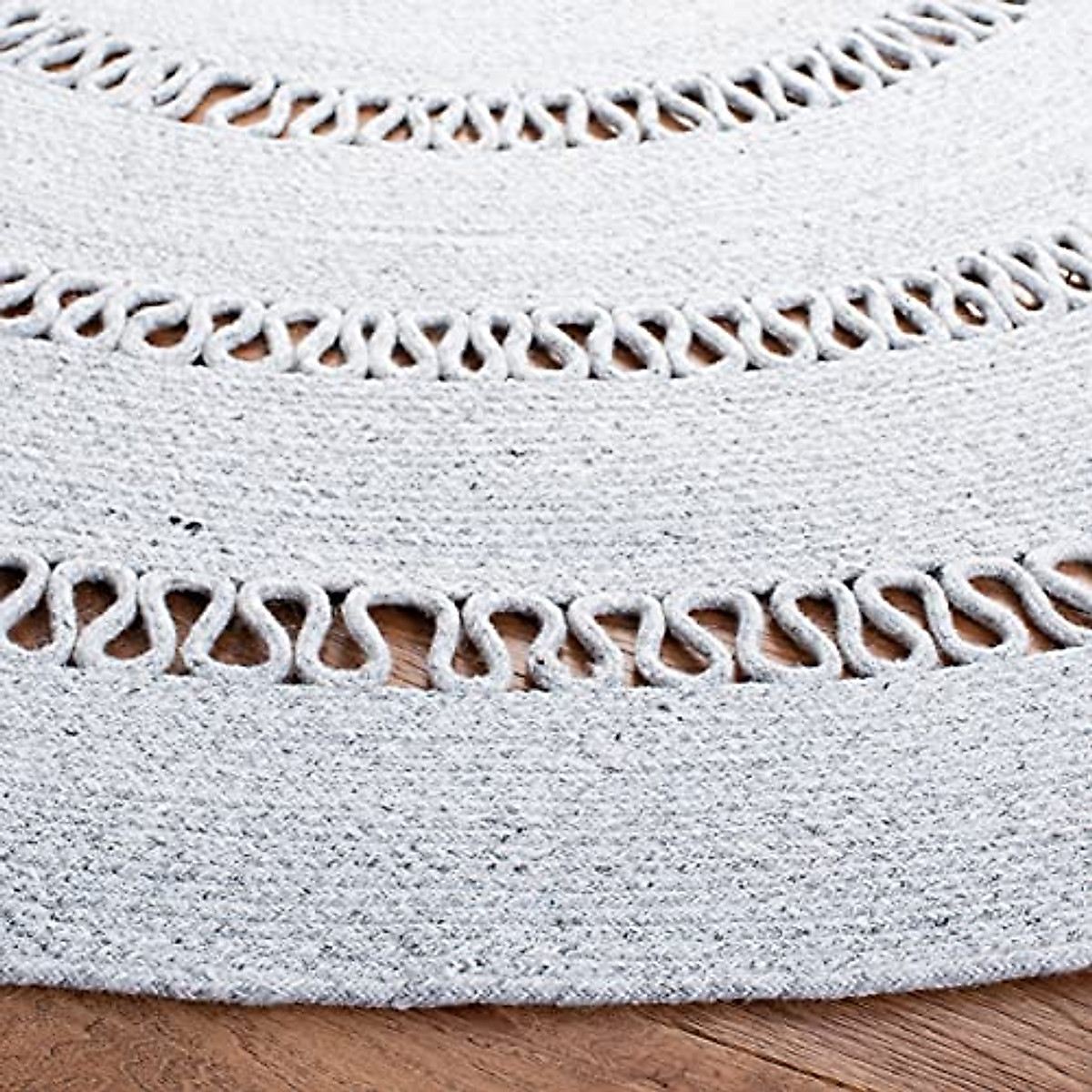 SAFAVIEH Cape Cod Collection 5' Round Grey CAP221F Handmade Braided Area Rug