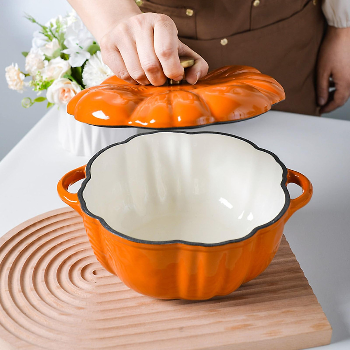 Hgjgwqh Cast Iron Dutch Oven, Pumpkin Shape Cooking Pot Casserole with Lid and Handles, Non-Stick Stew Pot Soup Pot Halloween Cooking Pot Enamel Cookware Crock Pot for Soup Porridge Stew Gift,1.5L