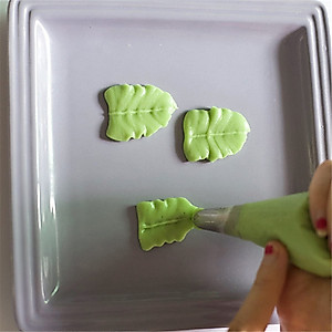 Leaf Piping Tips, Hsxxf 5PCS Russian Piping Tips Stainless Steel Piping Tips Piping Nozzles Cake Piping Icing Nozzles Cake Decorating Tips Set for DIY Baking Tools (5PCS Leaf), Sliver