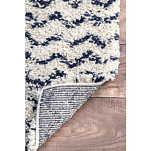 nuLOOM Cuellar Chevron Shag Area Rug, 7x9, Navy