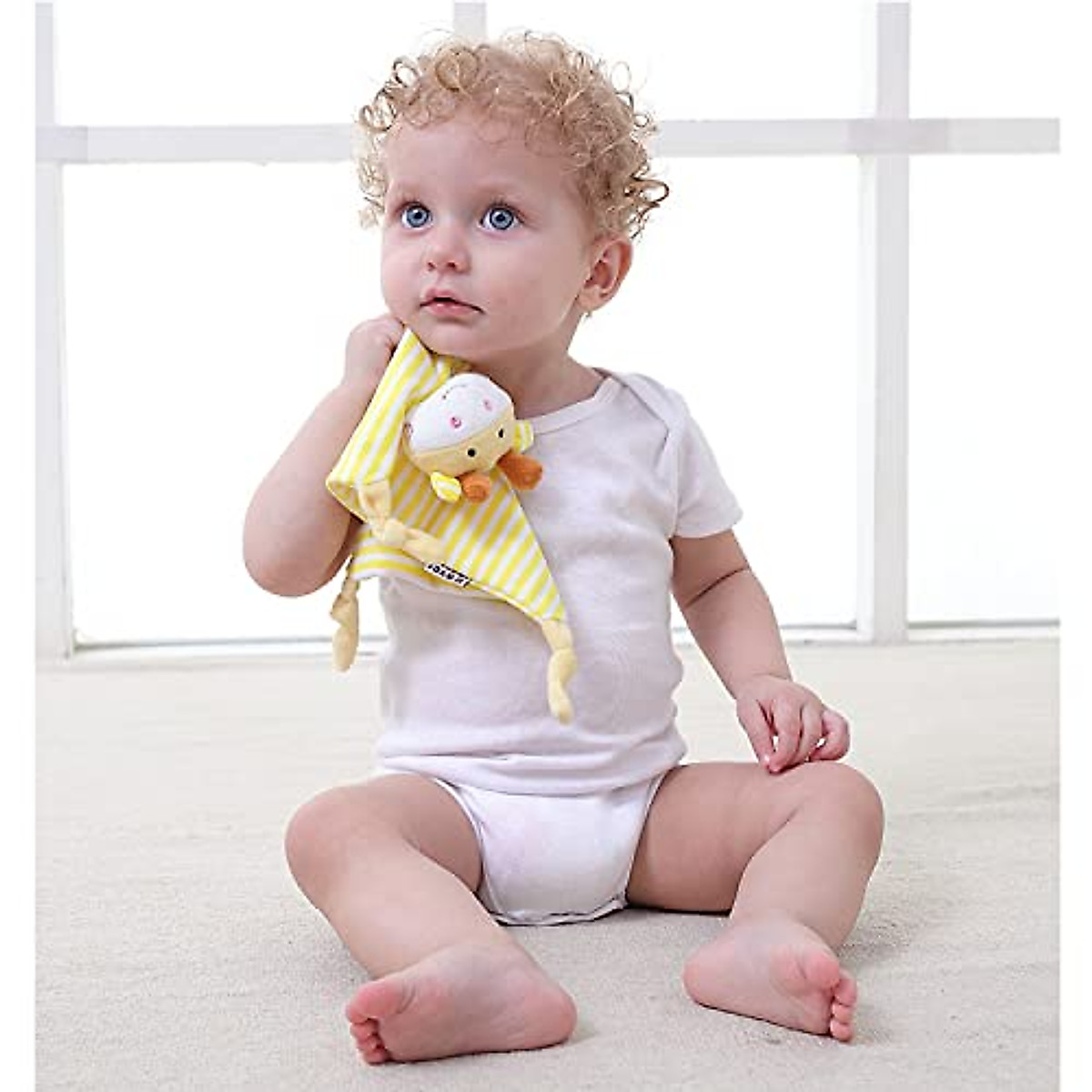 FOMUNI Baby Giraffe Security Blanket Soft Baby Lovey Animal Plush Blanket Unisex Lovie Gift for Toddler, Boys and Girls, 6.7 Inch X 9.84 Inch (Yellow)