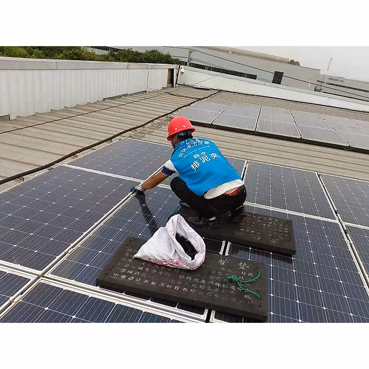 HZLH ( 20pcs ) Solar Panels Water Drained Away Clip,Auto Remove Stagnant Build-up Near The Panel Edges,Plastic Clip to Clear rainwater and Other Debris (50mm), Black