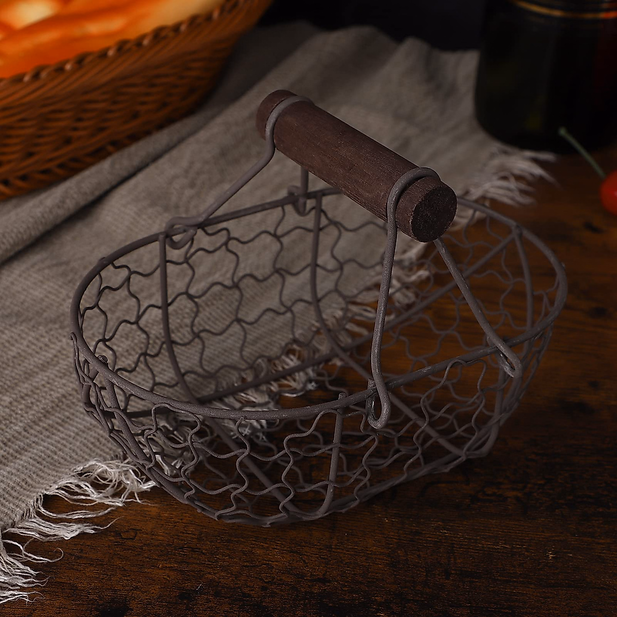 Cabilock Table Tray Country Basket Wire Egg Storage Basket with Handle Iron Art Eggs Tray Eggs Holder Metal Wire Gathering Basket for Kitchen Home Living Room Countertop Storage Baskets Oval Basket