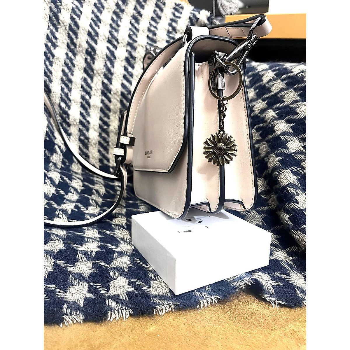 Antique Bronze Colored Sunflower Pendant Key Chain-Bronze Key Ring-Sunflower Keyring Keychain