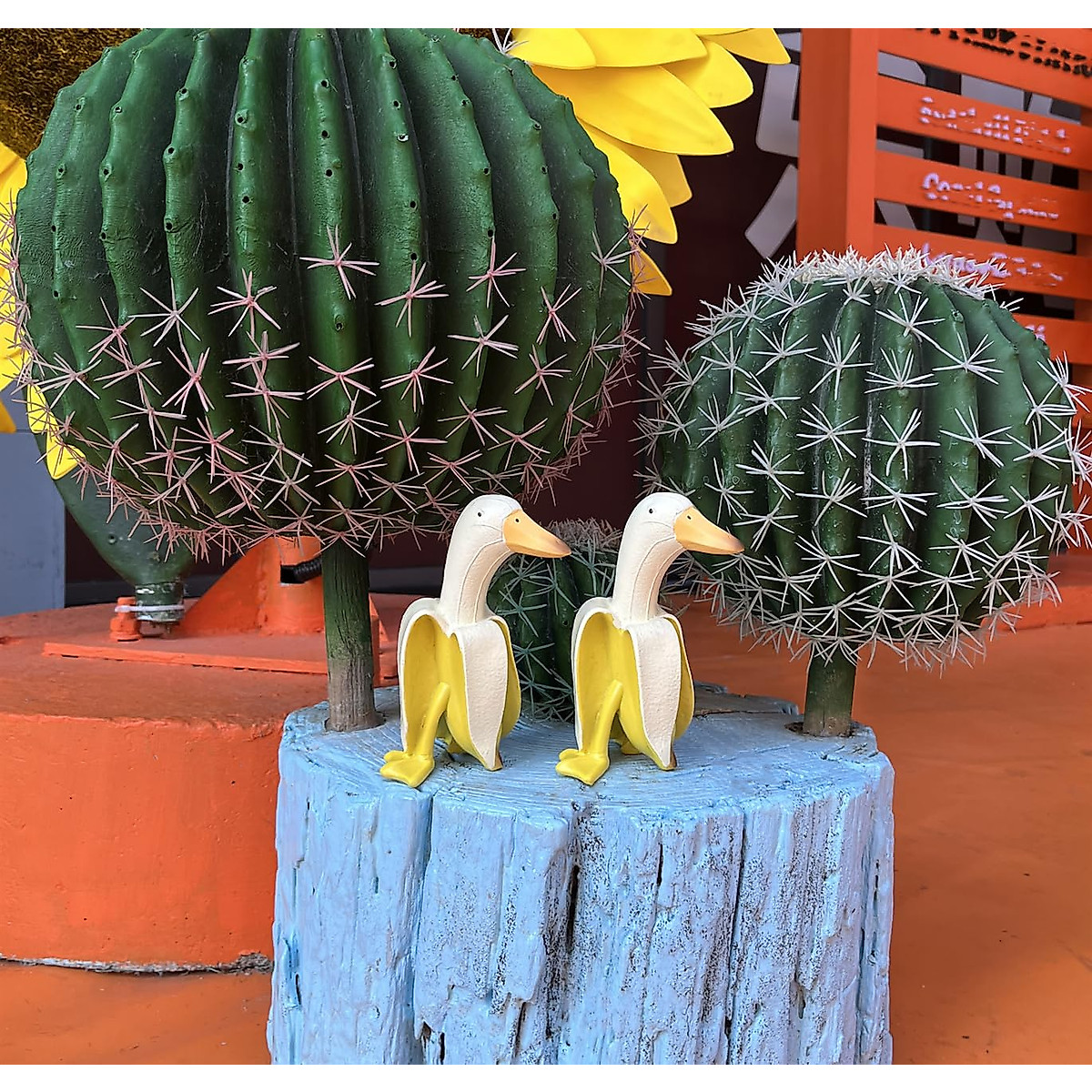 Tellme 2 PCS Banana Duck Statues, Creative Whimsical Garden Art Resin Sculptures, Cute Ducks Gnomes Decor for Room, Porch, Office, Home, Funny Outdoor Naughty Banana Ornament, Personalized Gifts.