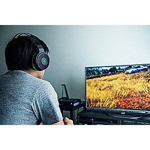 Razer Thresher For Xbox One: Windows Sonic Surround - Lag-Free Wireless Connection - Retractable Digital Microphone - Gaming Headset For PC, Xbox One, Xbox Series X & S