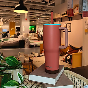 winiwo 40 oz Tumbler with Handle and Straw for Her, Flexible Straw, Insulated Tumbler Cups with Silicone Bottom, Keeps Beverages Cold Up to 24 Hours, Gym/Work/Travel/School/Gift（Christmas Red）