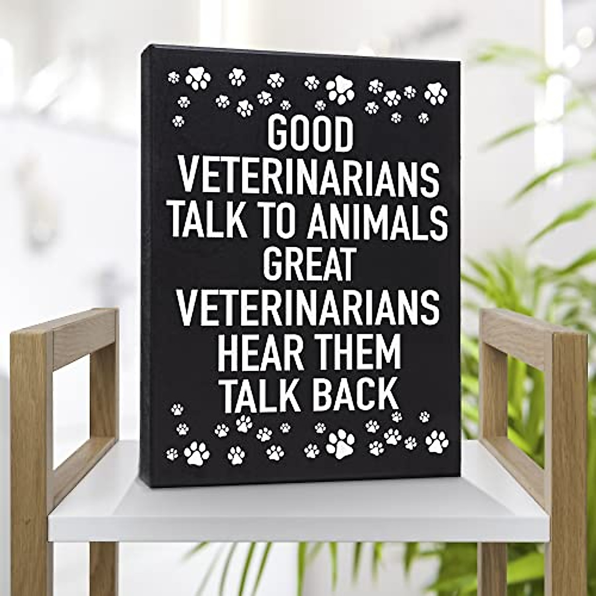 JennyGems Veterinarian Gifts Veterinary Gifts, Good Veterinarians Talk To Animals Great Veterinarians Hear Them Talk Back Wooden Sign for Shelf or Wall Hanging, Made in USA