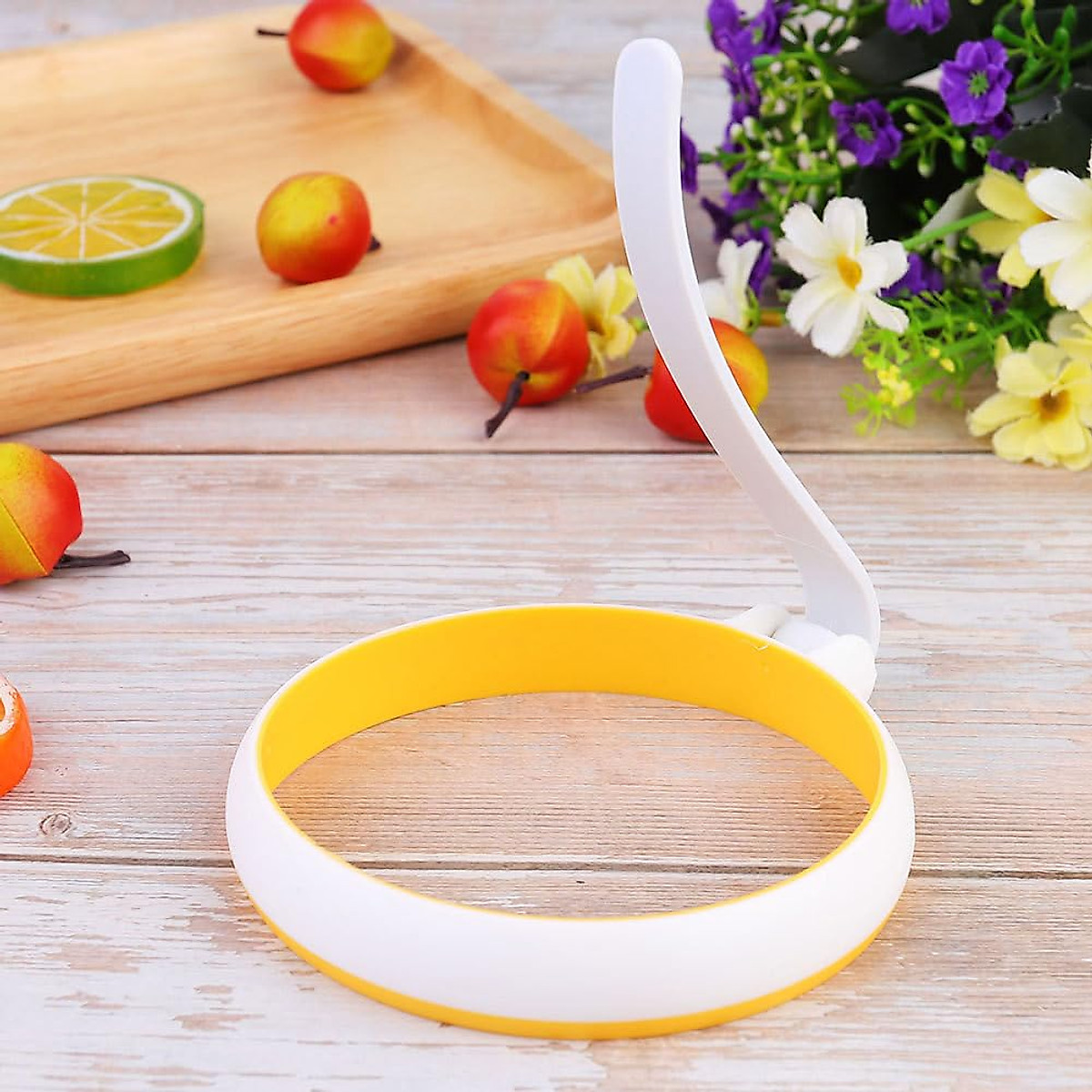 PRETYZOOM 4pcs Silicone Egg Ring, 5 Inches Profession Egg Ring Set, Nonstick Egg Rings With Handle Fried Egg Ring for Omelette, Pancake, Kitchen Cooking Tool