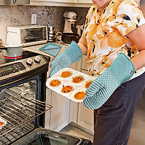 Yarn-Dyed Oven Mitts Silicone Printing and Kitchen Towels 4 pcs Set, Heat Resistant to 470 Degree, Non-Slip Kitchen Gloves/Pot Holders for Cooking Barbecue and Machine Washable (Khaki Oven Mitts)