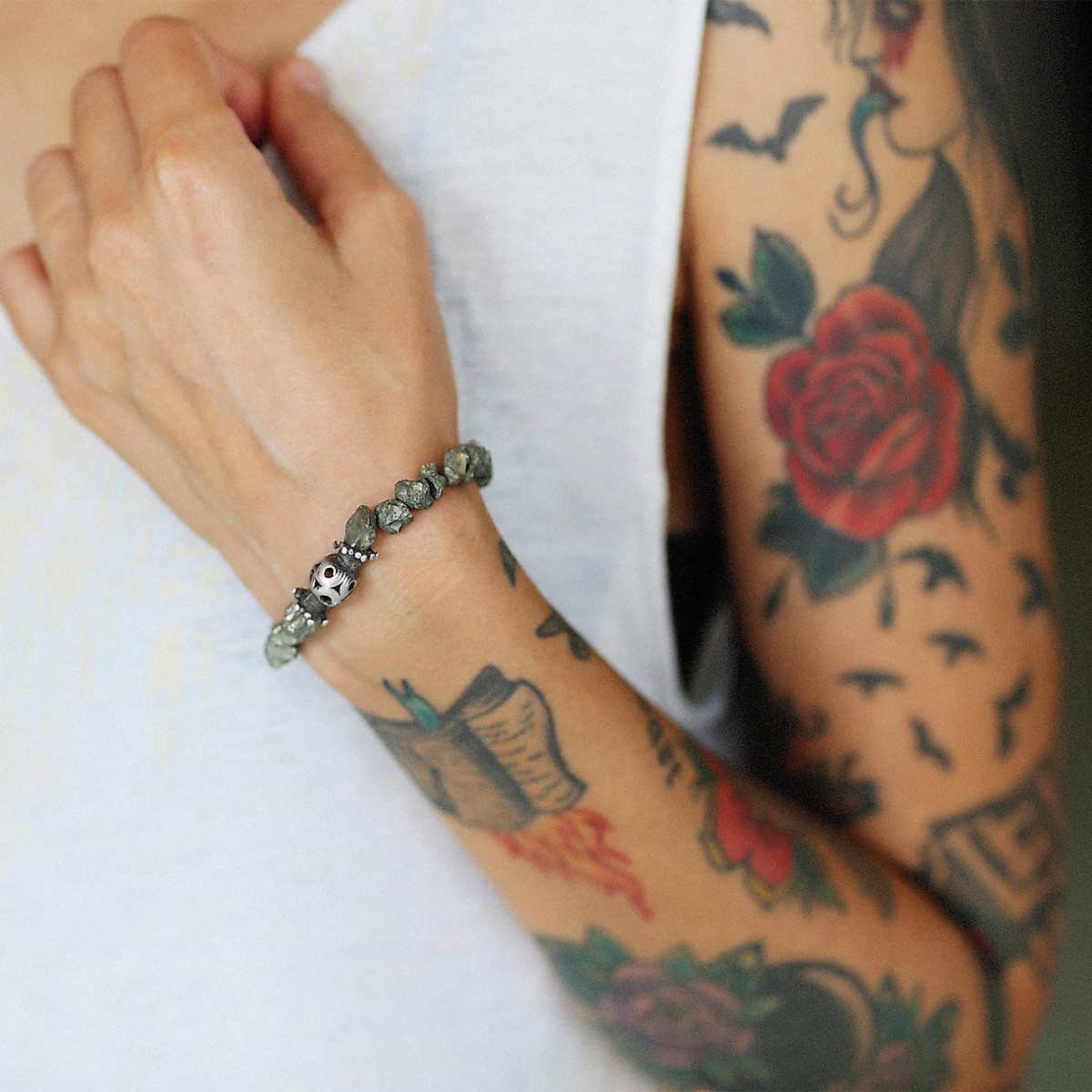 WZPB 401Pcs Tattoo Machine Parts - 100 Tattoo Rubber Bands 100 Tattoo O-rings 100 Tattoo Needles Grommets 100 Tattoo Rubber Pad and 1 Tattoo Cleaning Brush Set for Tattoo Machine Tattoo Supplies