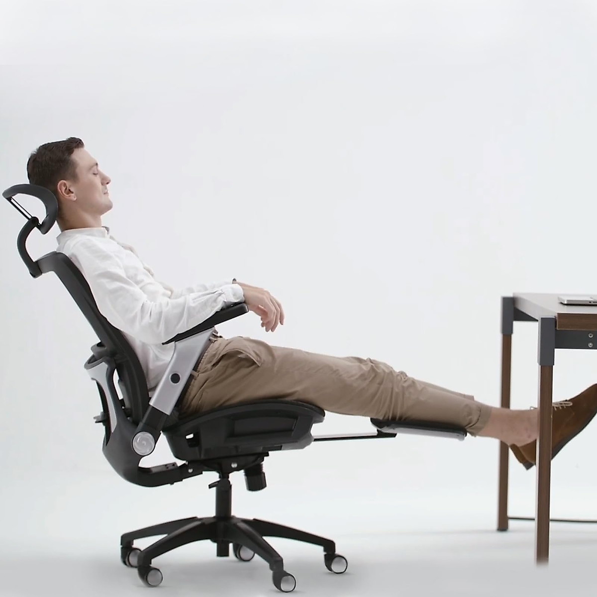 Ergonomic Mesh Office Chair with Footrest, High Back Computer Executive Desk Chair with Headrest and 4D Flip-up Armrests, Adjustable Tilt Lock and Lumbar Support-Grey