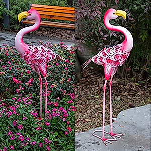 Glintoper Solar Flamingo Outdoor Garden Statues, Pink Flamingo Metal Figurine Lights, Solar Powered Decorative Birds Yard Sculptures Art for Landscape Patio Yard Walkway Pathway Lawn