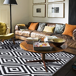 Ridota Reversible Mats for Outdoor Patio, Plastic Straw Modern Area Rug, Floor Mat for RV, Backyard, Deck, Picnic, Beach, Trailer, Camping (Diamond Black & White, 4' x 6')