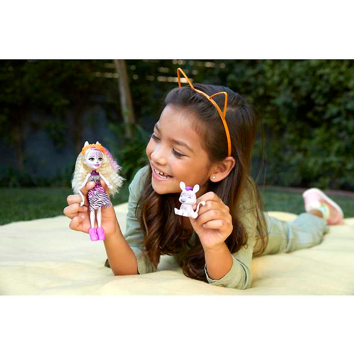 Mattel Enchantimals Zadie Zebra Doll with Ref Animal Figure, 6-inch Small Doll with Removable Skirt & Accessories, Sunny Savanna Toy Collection