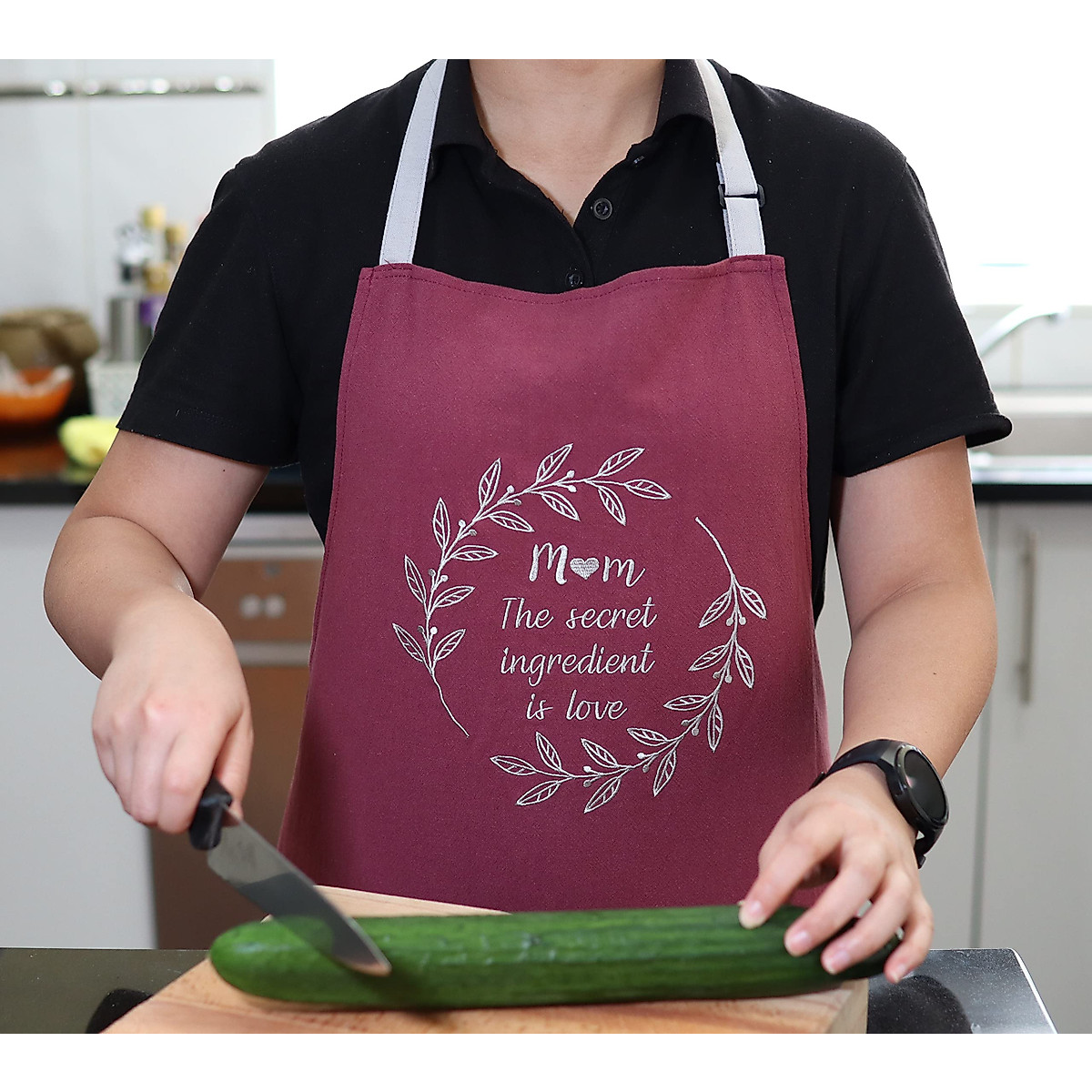 Mom Apron Set with Matching Dish Towels - Gift for Mom Wife Grandma for Cooking Baking – Mommy Apron - Kitchen Aprons for Mom Women Grandma – Cooking Aprons for Women – Cotton Linen Embroidered Apron