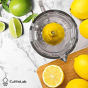 CuttleLab Glass Measuring 2-Cup with Lemon and Lime Juicer (2, Clear), Hand Juicer, Liquid Measuring Cups Manual Juicer, 2 Cup Measuring Cup, Ounce Measuring Cup, Citrus Reamer, Lemon Juicer Manual