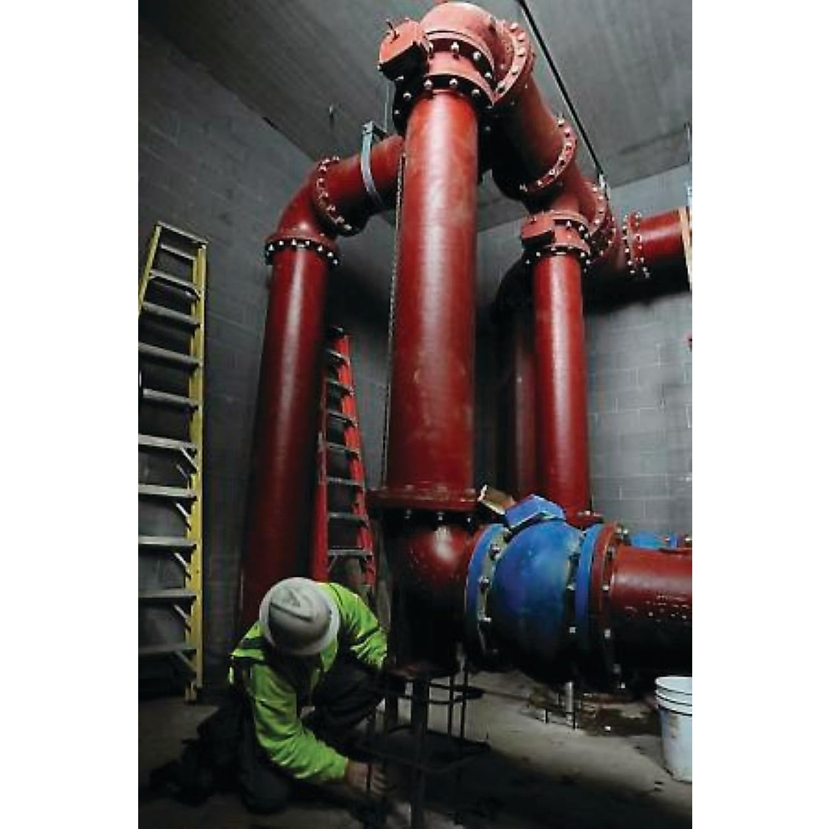 MSA 10058321 V-Gard Full-Brim Hard Hat With 1-Touch Suspension | Polyethylene Shell, Superior Impact Protection, Self Adjusting Crown Straps - Standard Size in White