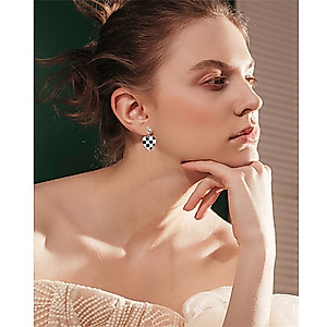 MIGUO STORE Fashion Chic Temperament Simple Black White Heart-Shaped Stud Earrings Checker Board Dripping Oil Earrings for Women Gift (Black White Heart-Shaped Stud Earrings)