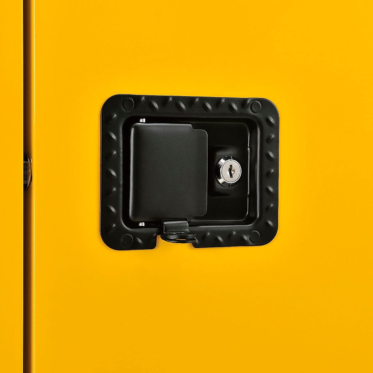 Global Industrial Flammable Cabinet, Self Close Single Door, 16 Gallon, 23"Wx18"Dx44"H