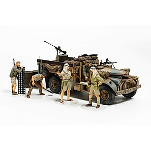Tamiya 300032407 - 1:35 Scale British LRDG Command Car with 7 Figures