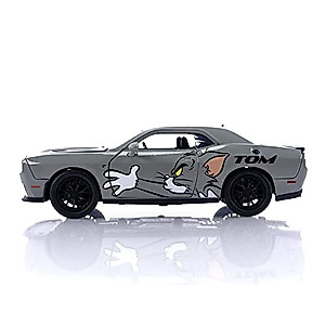 Jada Toys Tom and Jerry 1:24 2015 Dodge Challenger Hellcat Die-cast Car w/ 2.75" Jerry Figure, Toys for Kids and Adults