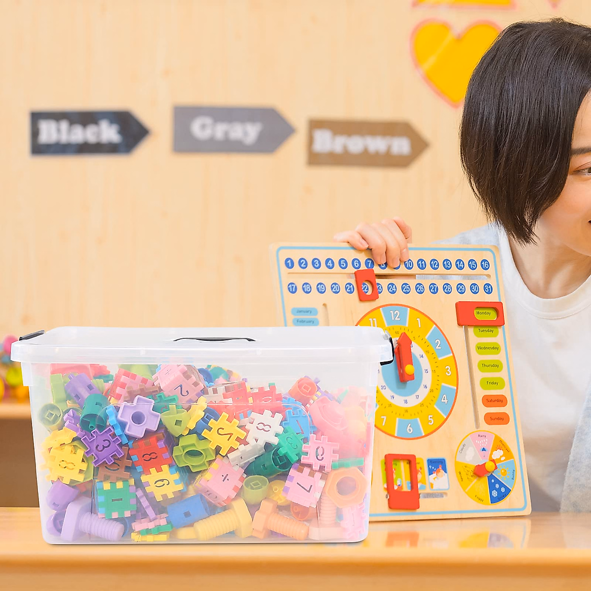 Esdiplot 4 Pack 17.5 L Stackable Latching Container Bins with Lid, Clear Plastic Storage Box with Handle