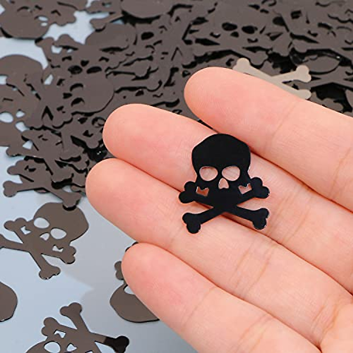 ONLYKXY 560pcs Halloween Party Confetti Black Skull Confetti for Halloween Party Table Confetti and DIY (Skull)