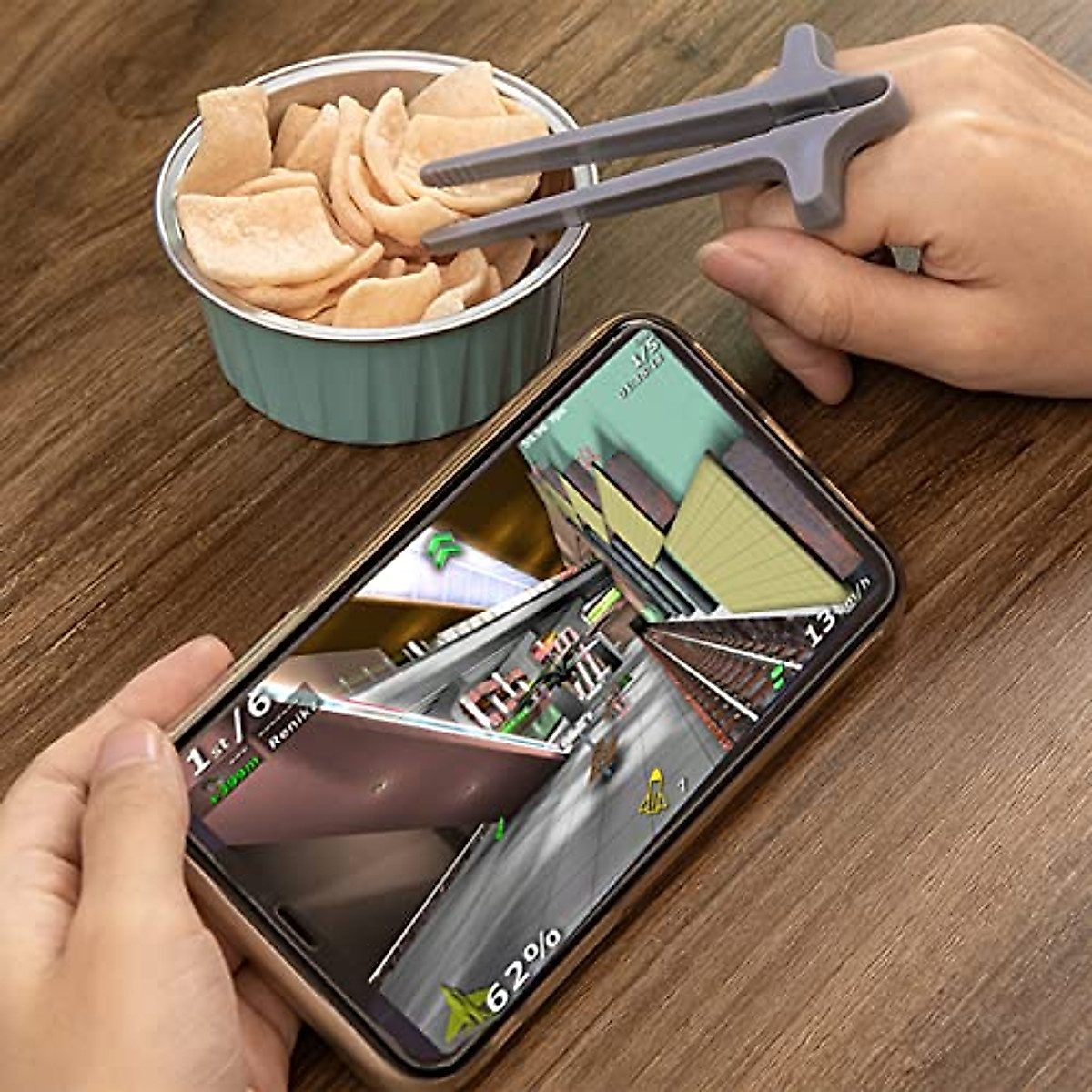 4pcs Gamer Finger Chopsticks, Snack Clips, Gaming Finger Sleeves, Game Controllers, Gaming Accessories, Mobile Phone Accessories, Finger Pliers, Gaming Gifts（Multi-color ） (3.7inch), Multicolor