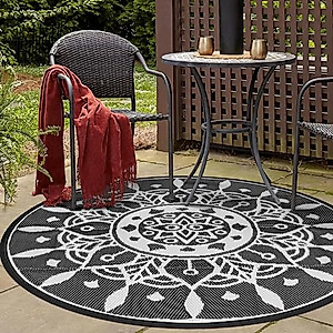 NUU GARDEN 5Ft Round Outdoor Rug for Patios Waterproof, Plaid Reversible Door Mat Plastic Camping Rugs, Straw Rug Indoor Rugs Carpet for RV, Deck, Balcony, Porch, Picnic, Beach, Black/White