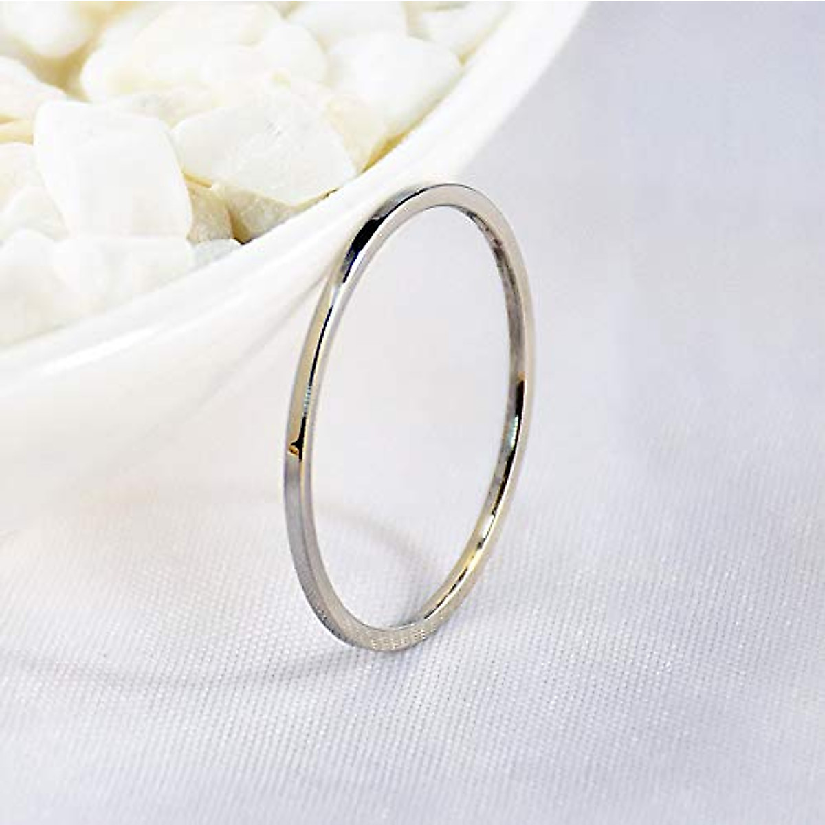 yfigo 4pcs 1mm Titanium Stainless Steel Women Plain Stacking Rings Knuckle Bands Classic Wedding Bands Silver-Gold-Rose Tone-Black 6-10