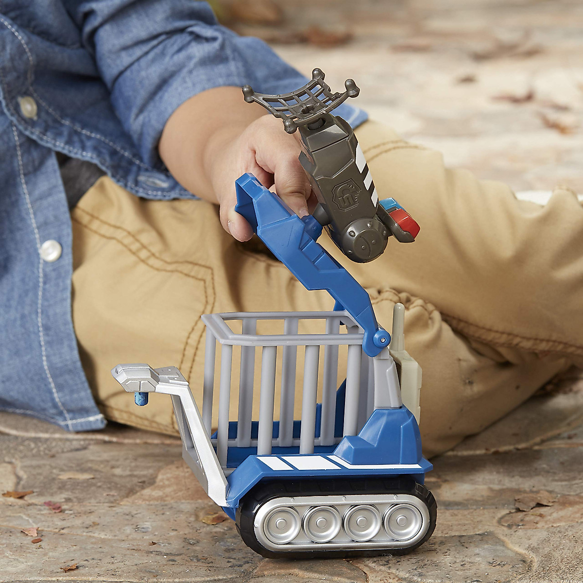 Chomp Squad Playskool Officer Lockup, Triceratops Dinosaur Figure, Police Toy with Pretend Jail Cell, Dinosaur Toy for Kids 3 Years and Up (Amazon Exclusive)