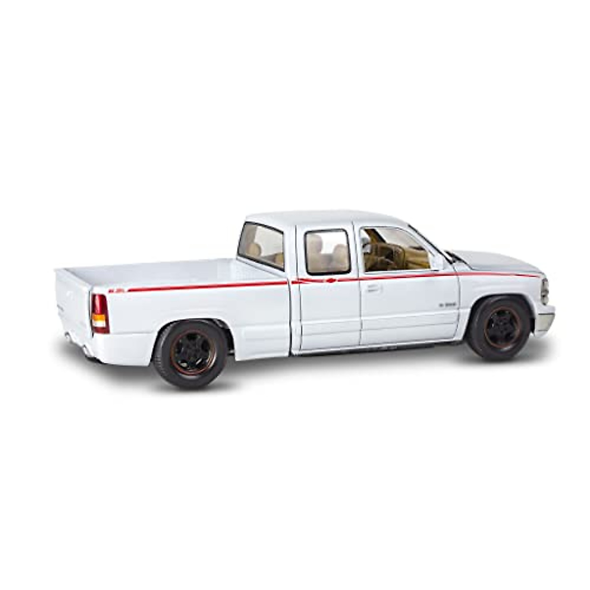 Revell 14538 '99 Chevy Street Silverado Street Pickup 1:25 Scale 150-Piece Skill Level 4 Model Truck Building Kit