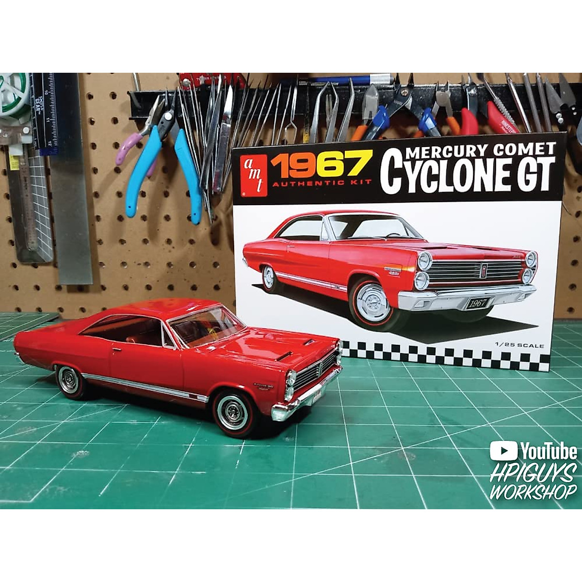 AMT 1967 Mercury Cyclone GT 1:25 Scale Model Kit