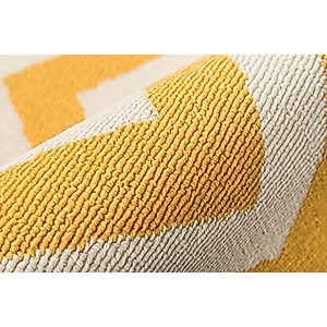 Momeni Rugs Baja Collection Area Rug, 6'7" x 9'6", Yellow