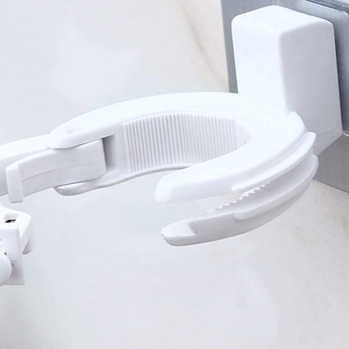 UKCOCO 6pcs Adjustable Bottle Hanger Bottle Holder for Hand Holder Adjustable Hitch Sponge Holder Wall Mounted Shampoo Holder Dish Rack White Body Wash Plastic Water Bottle