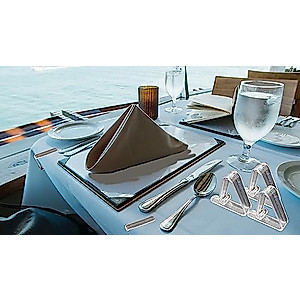 GERILKAI 16 Pcs Tablecloth Clips - Clear Plastic Table Cloth Hold Clips -Outdoor Tablecloth Clips for Home Wedding Party Indoor Outdoor Events