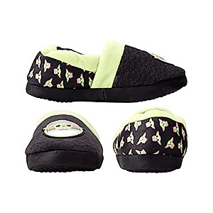 Disney Boys' Star Wars Slippers - Mandalorian Baby Yoda Fuzzy Slippers, Non-Skid Sole (Little/Big Boys), Size 4-5, Baby Yoda