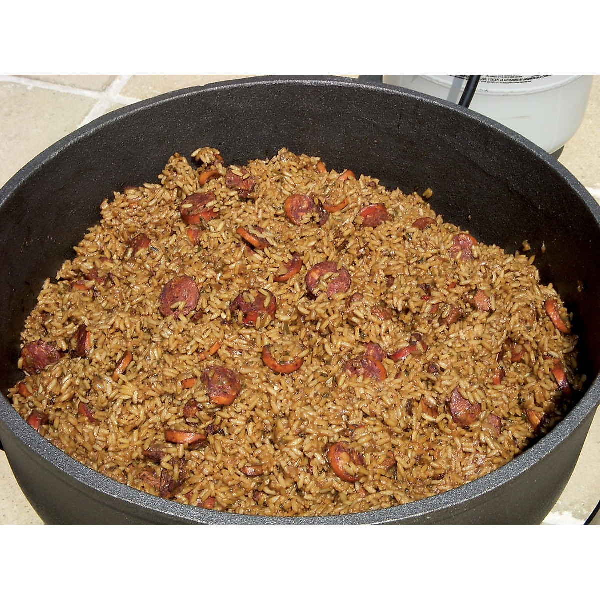 King Kooker 5940 10-Gallon Heavy Duty Cast Iron Jambalaya Pot with Feet and Aluminum Lid