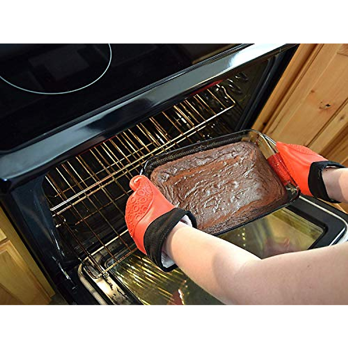 Atlas and Apollo Silicone Oven Mitts Heat Resistant Oven Gloves - Red Pot Holders for Grilling Cooking and Baking - Deluxe Padded Cotton Liner for Extra Protection - Non Stick Grip Glove 1 Pair Set