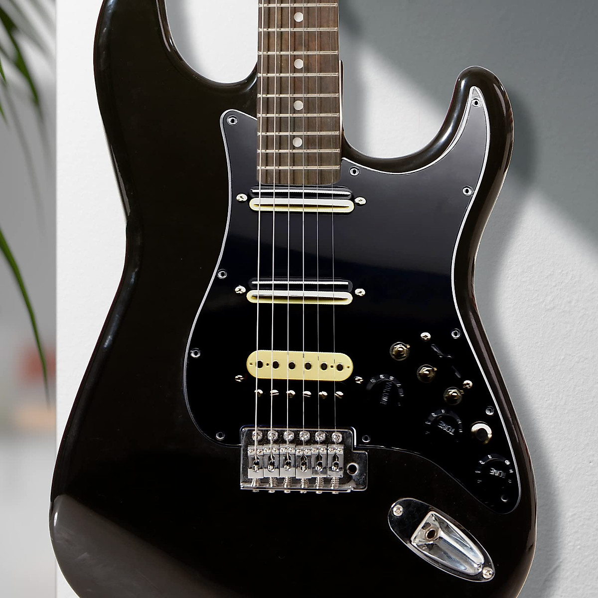 Colaxi Guitar Pickup Replacement Sturdy Easy Installation Loaded Prewired Pickup Pickguard Practical White Durable for Electric Guitar Parts, Black with Switch